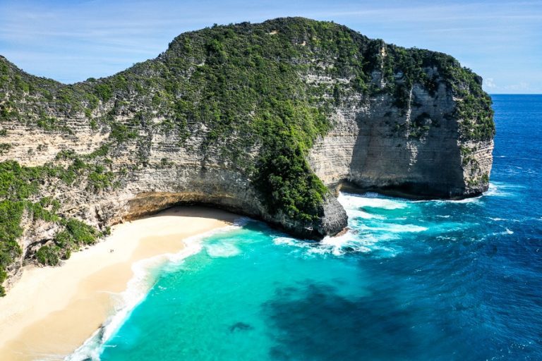 Kelingking Beach Nusa Penida: T-Rex Cliff Hike In Bali