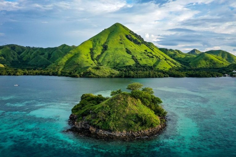 12 Day Flores Road Trip Itinerary: Best Things To Do & See